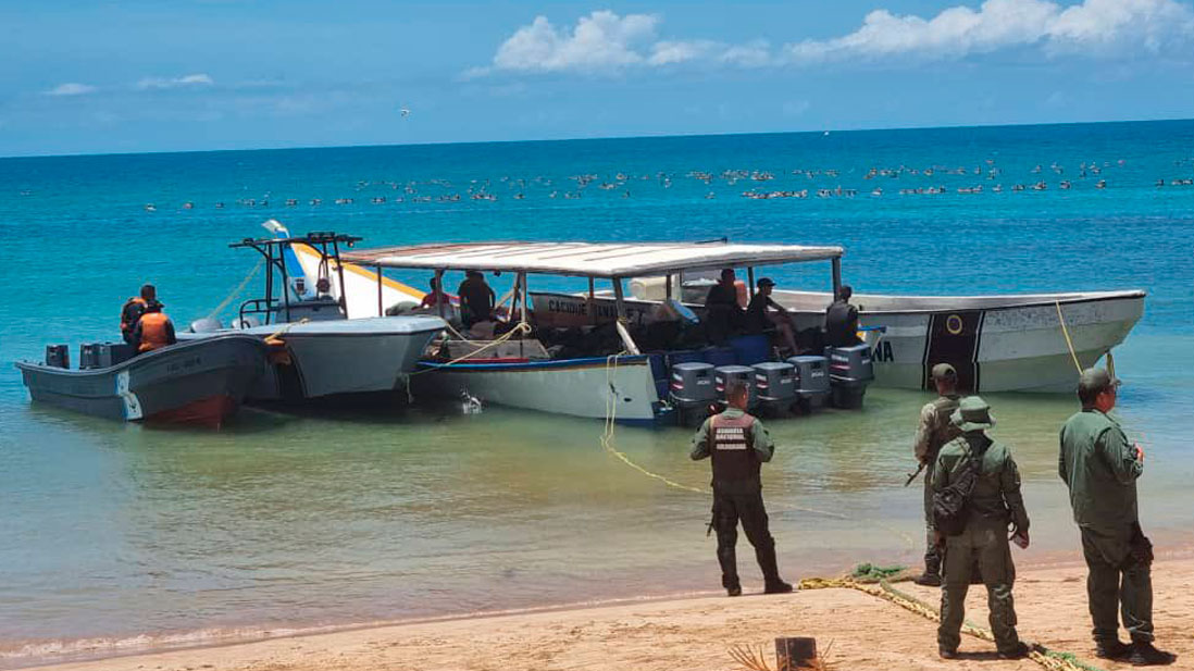Detienen embarcación venezolana con más de mil kilos de marihuana