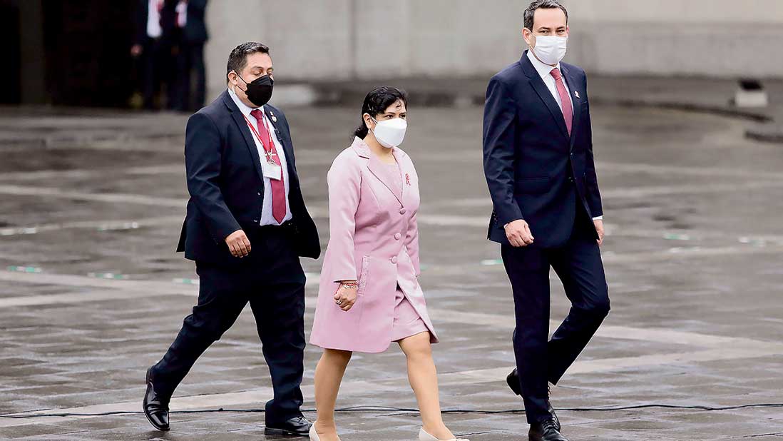 López Obrador confirma que familia de expresidente peruano llegó a México