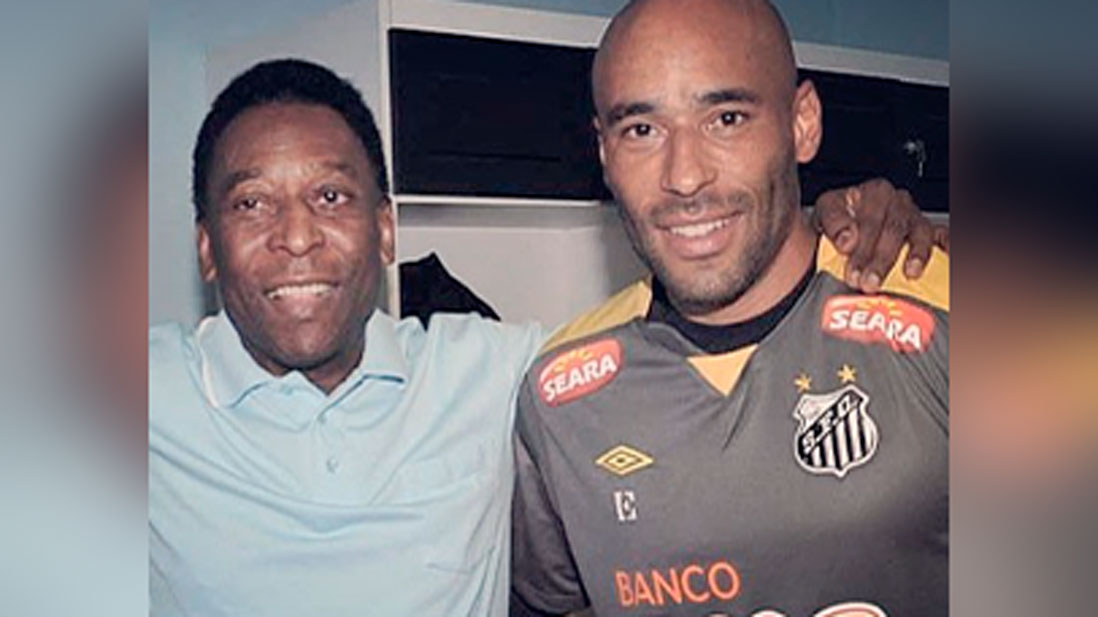 Pelé's son publishes moving image as the Brazilian star fights for his ...