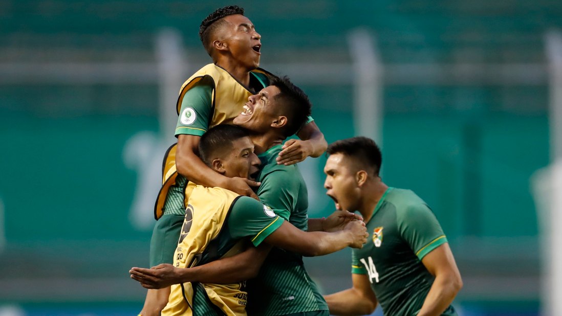 Bolivia doblega a Venezuela 1- 0 en el debut con un tanto de Fernando Nava