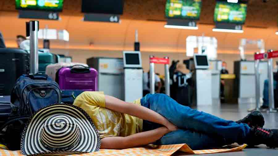 Cese de operaciones de Viva Air provoca crisis aérea en Colombia