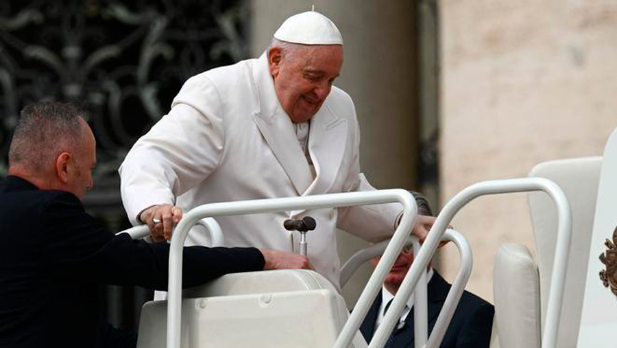 El papa "conmovido" por las numerosas muestras de solidaridad que ha ...