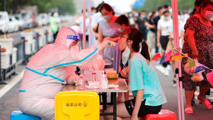 China eliminará requisito de test PCR para viajeros