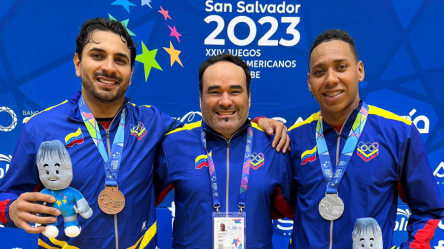 Esgrima aporta tres preseas en su primera jornada