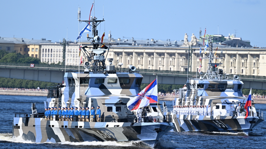 Video: La Flota rusa exhibe su poderío en el principal desfile naval ...