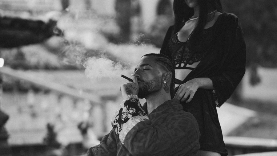 Maluma se inspira en Batman, Hefner y Bond para dar vida a su versión ...