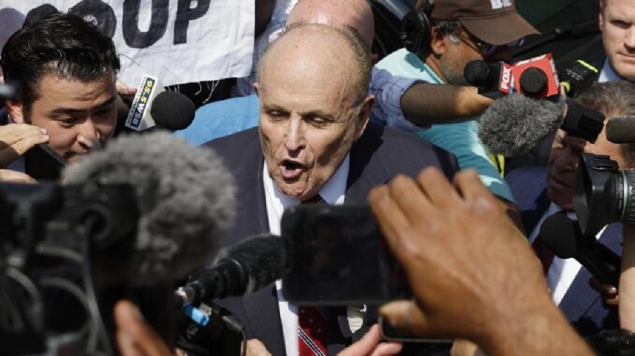 Giuliani deberá pagar a dos trabajadoras electorales de Georgia por ...