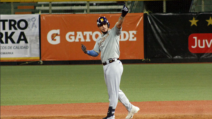 Alberth Martínez lideró remontada del Magallanes en Puerto La Cruz