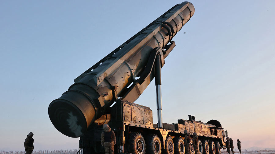 Pionyang confirma que disparó este lunes un misil de largo alcance de ...