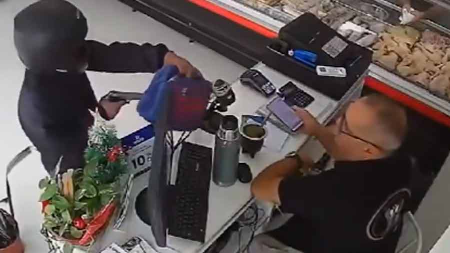 Carnicero se defendió de atraco tirando un termo de agua caliente al ladrón