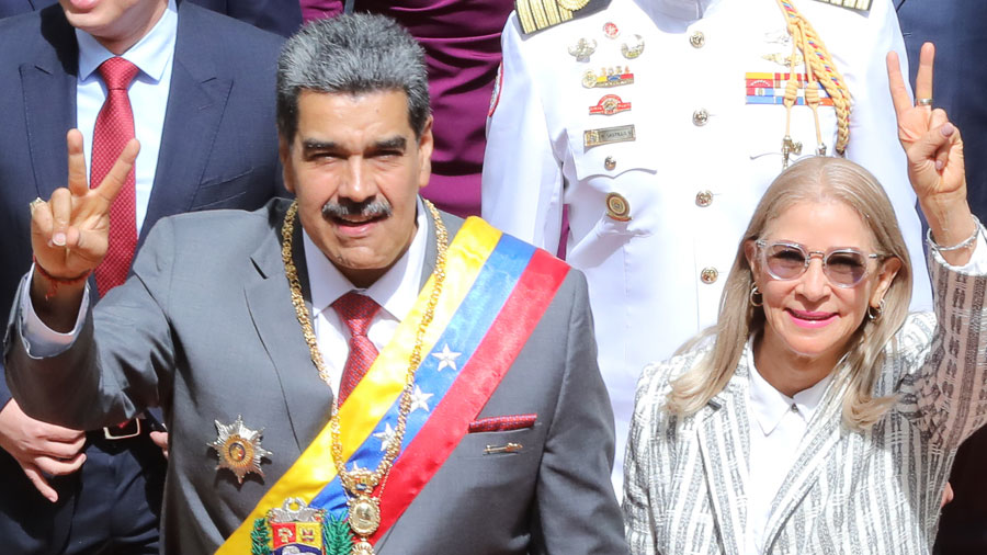 Presidente Nicolás Maduro llega a la Asamblea Nacional para presentar ...