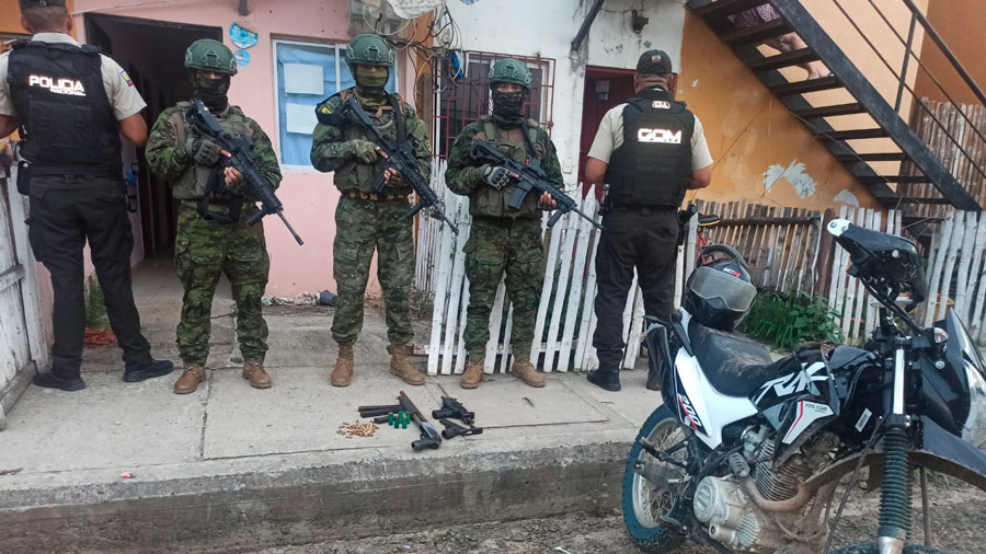 Ecuador: Más de 1.750 detenidos y 32 reos capturados en operativos contra el crimen