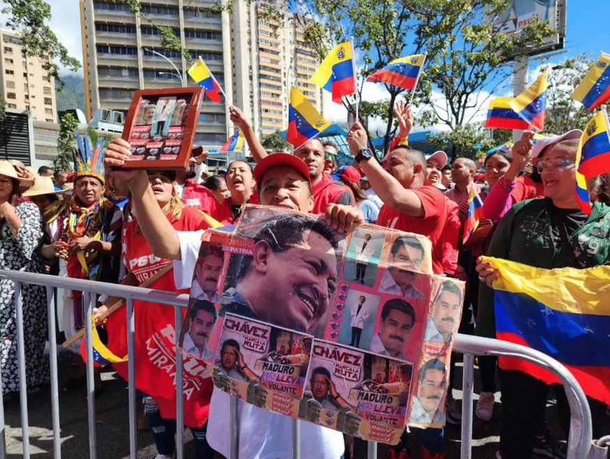 (+Fotos) Oficialismo marcha en Caracas pasando por Altamira: "Somos ...