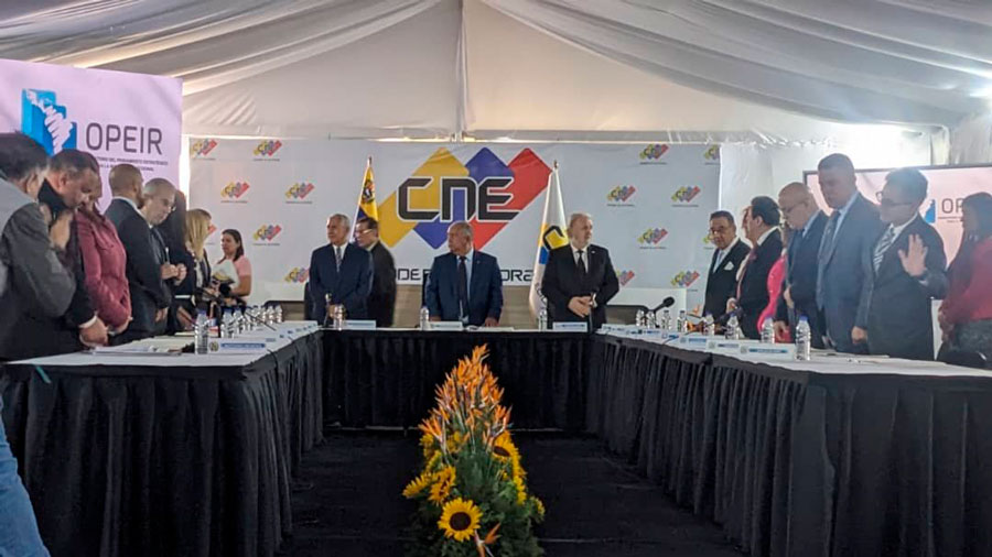 CNE suscribe convenio de veeduría con el CEELA de cara a la elección ...