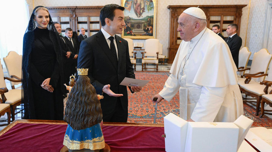 Papa Francisco recibe al presidente Noboa en el Vaticano