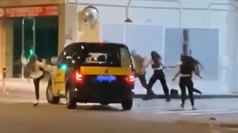 Video Captan Salvaje Agresión De Cuatro Jóvenes A Un Taxista En España