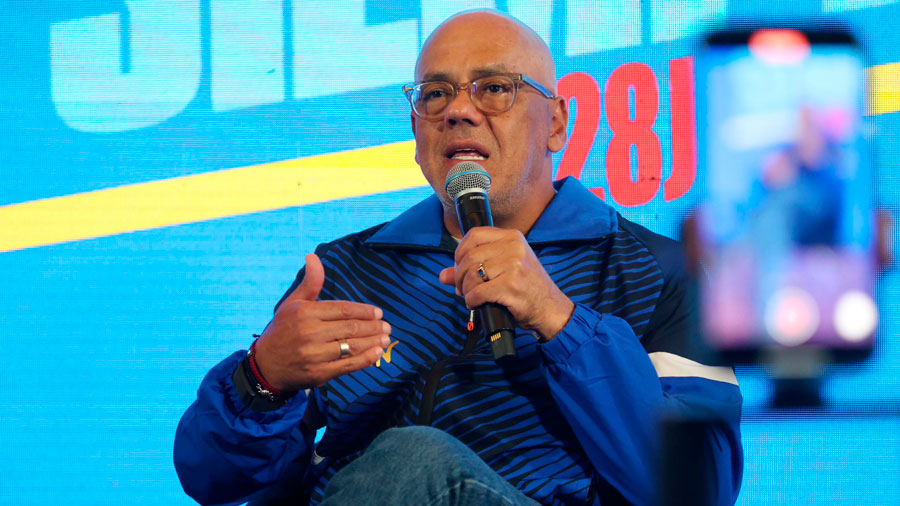 Jorge Rodríguez: Los venezolanos están defendiendo la paz en las mesas ...