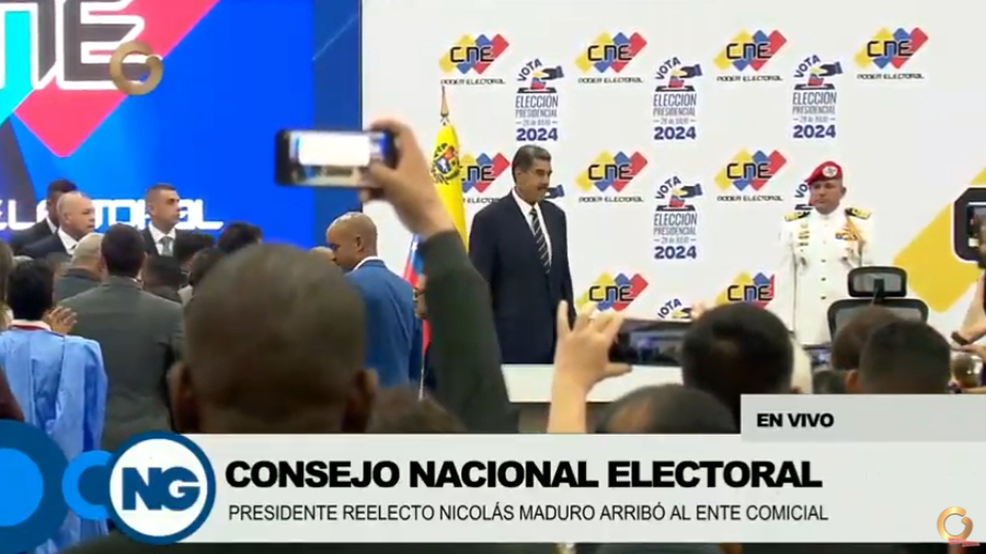 Presidente reelecto Nicolás Maduro llega al CNE para su proclamación y ...