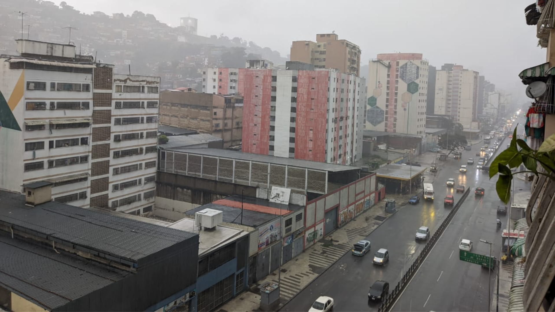 Fuertes lluvias se registraron este lunes en Caracas