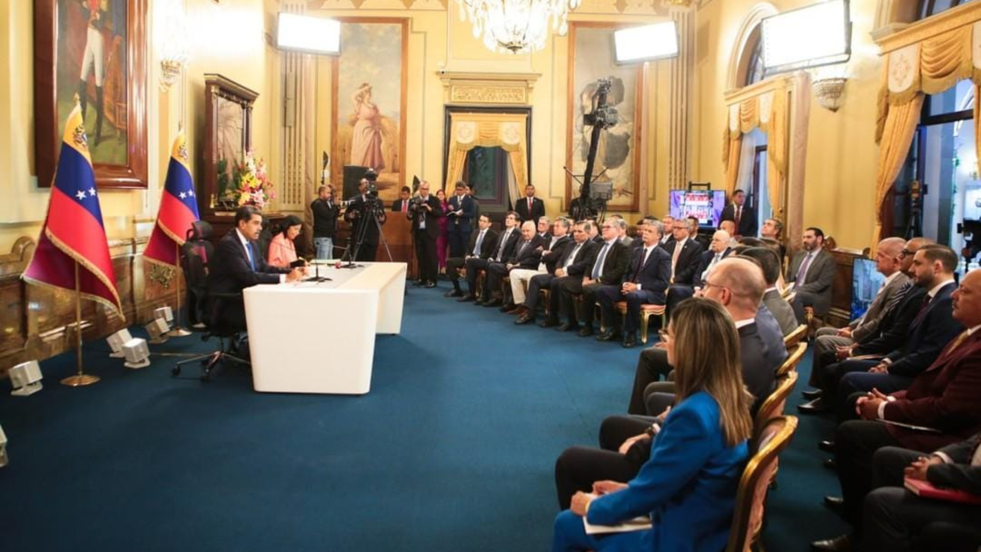 Gobierno anuncia descuento en el encaje legal bancario y creación de un ...