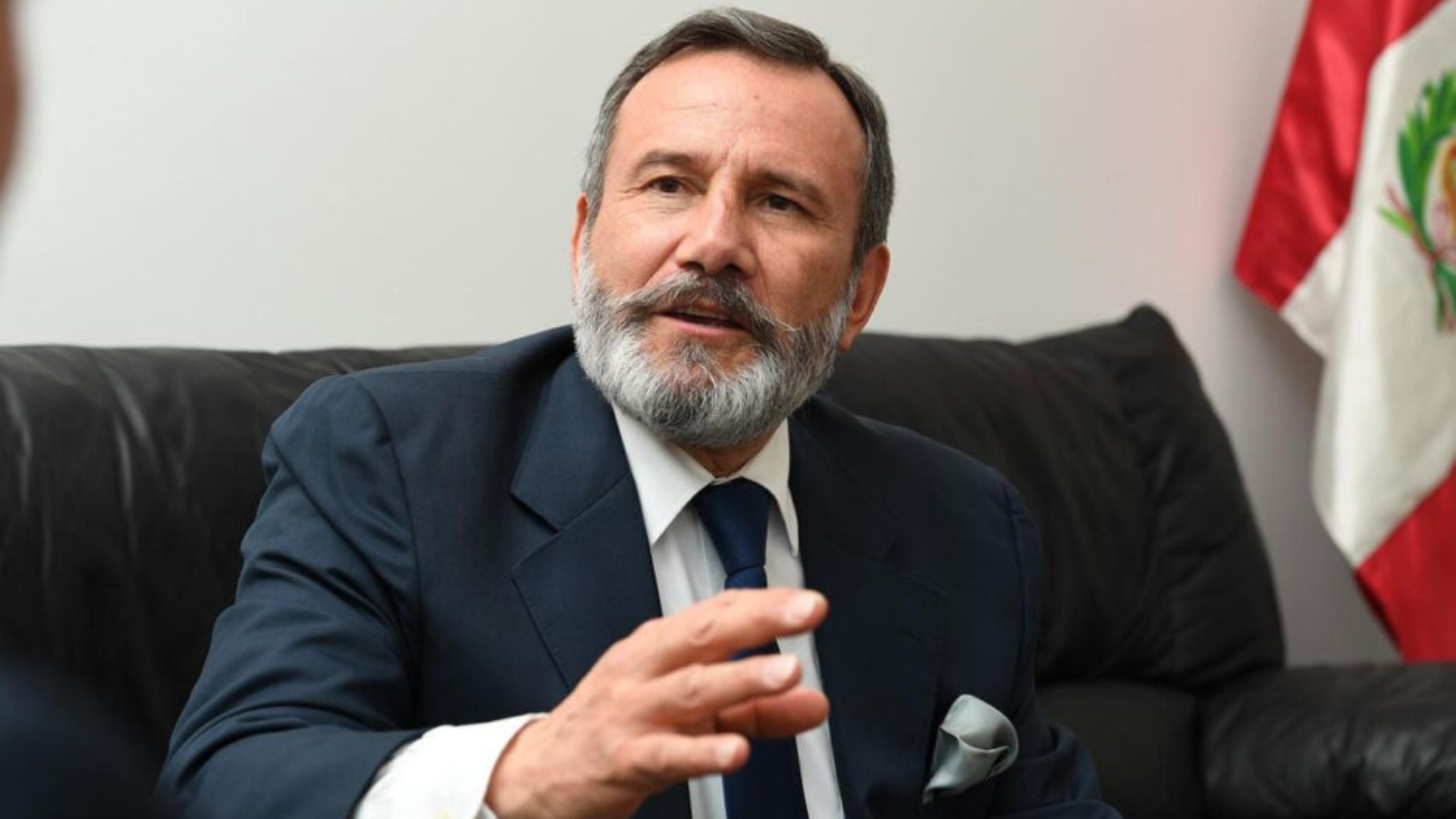 Nuevo canciller peruano: "Los problemas de Venezuela deben ser ...