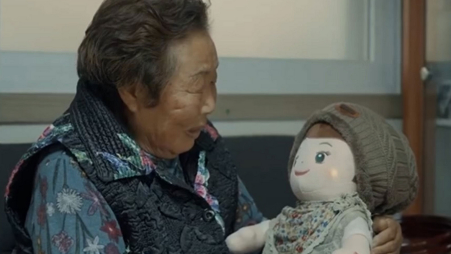 Crean robot para acompañar a los abuelos, tiene inteligencia artificial ...