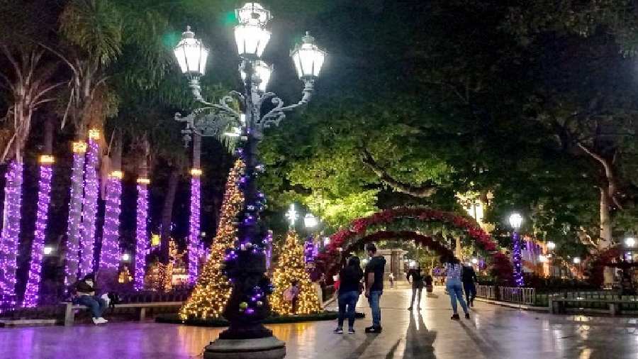 La navidad engalana desde ya los espacios públicos en Venezuela