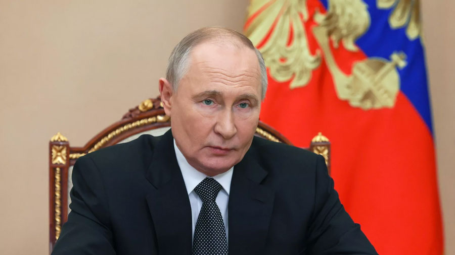 Putin felicita a las rusas, en especial a las que combaten en Ucrania ...