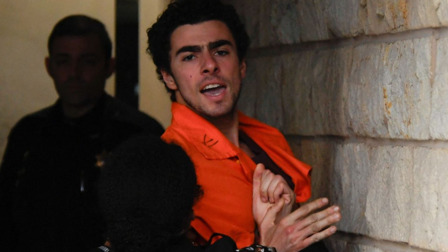 Acusado del crimen de alto ejecutivo en EE.UU. llegó a la corte con ...