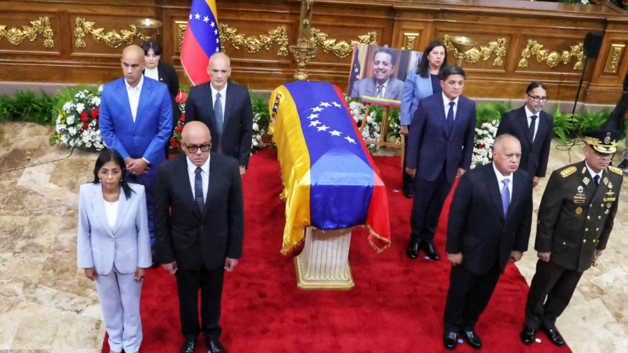 ‌AN rinde honores en capilla ardiente a Isaías Rodríguez