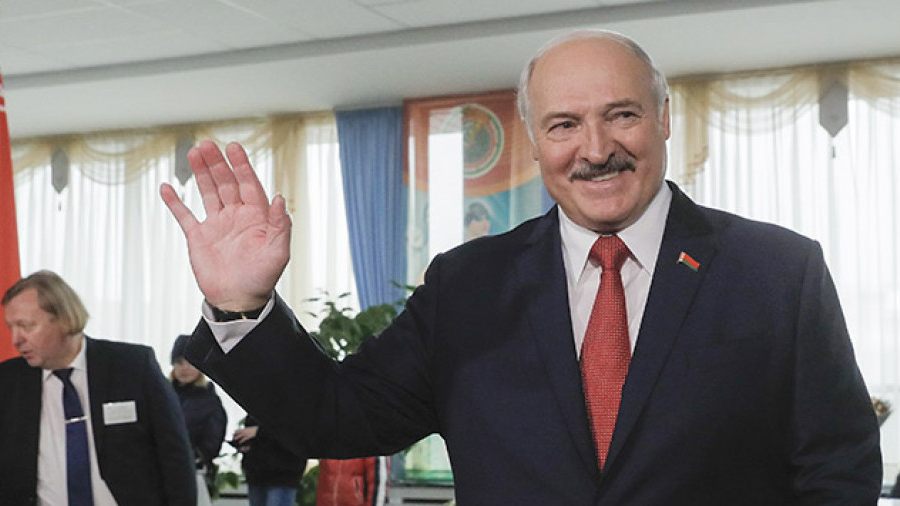 Lukashenko es reelegido en Bielorrusia con un 87,60 % de los votos