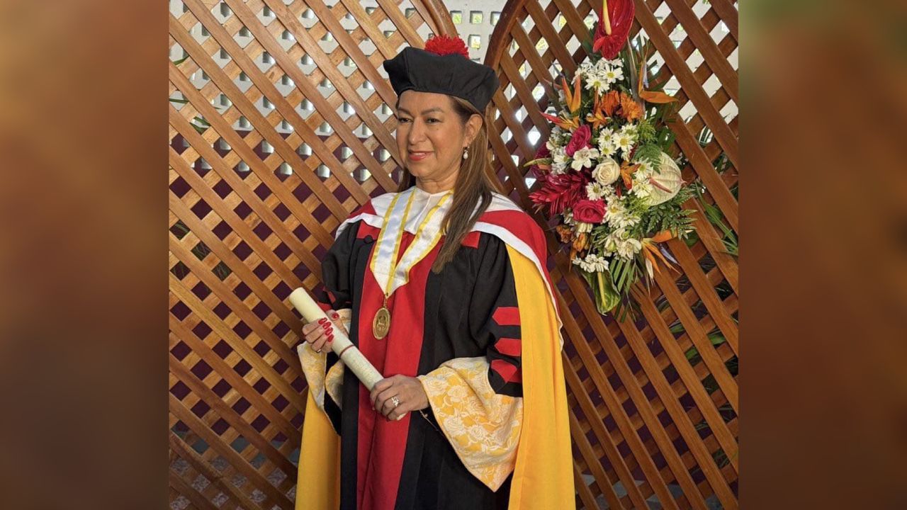 Magistrada Elsa Gómez recibe título que la acredita como doctora en ...