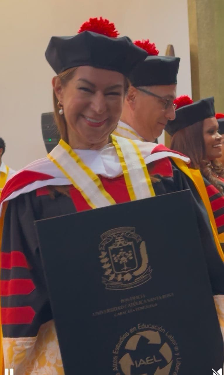 Magistrada Elsa Gómez recibe título que la acredita como doctora en ...