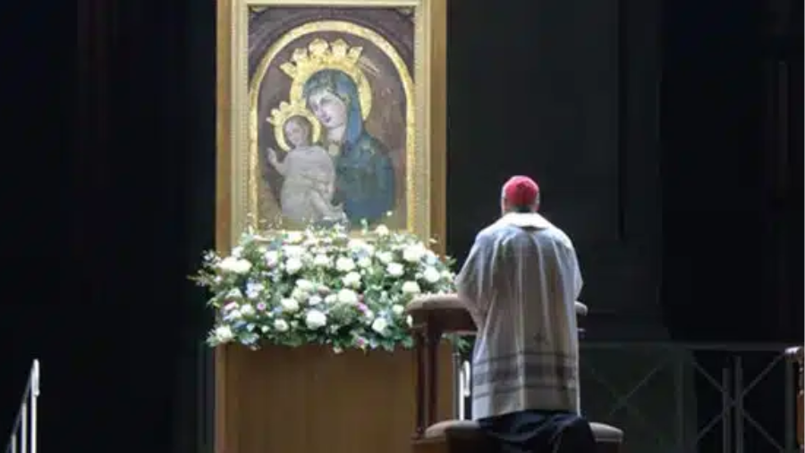 El cardenal Parolin encomienda a María al Papa para que “recupere ...