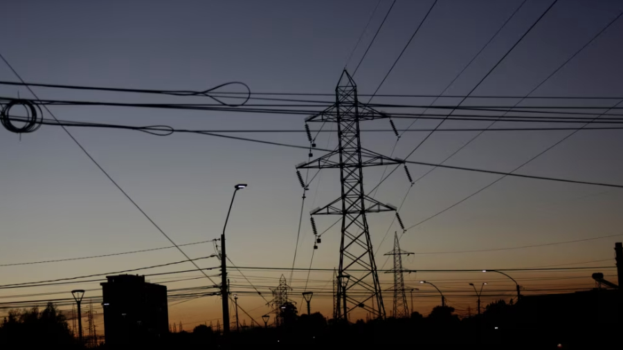 Chile recupera parcialmente electricidad tras masivo apagón; mineras de ...
