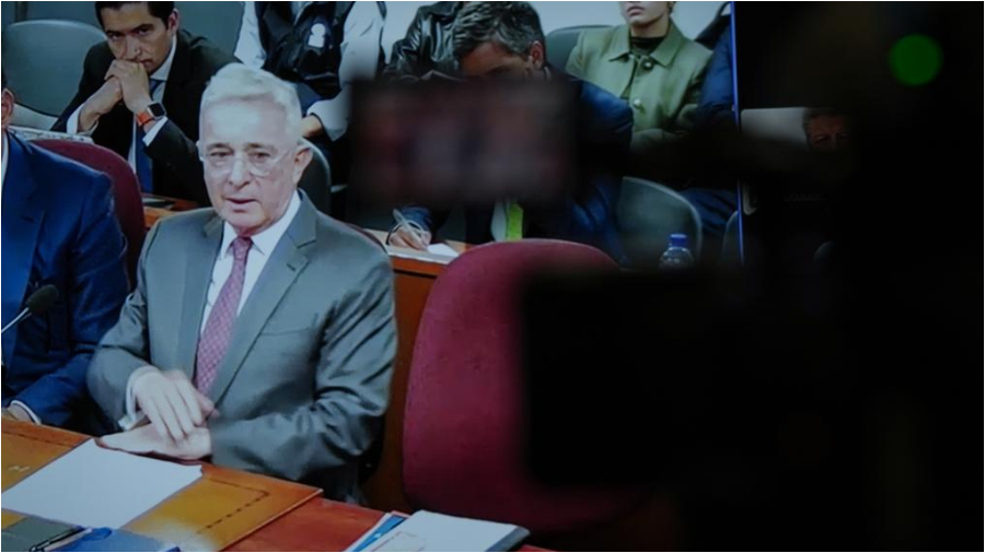 Un video porno 'se cuela' en el juicio contra expresidente Álvaro Uribe
