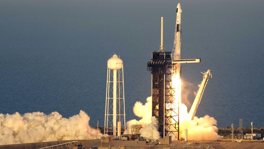 Una misión de Space X y la NASA fue al rescate de dos astronautas varados en el espacio hace ...