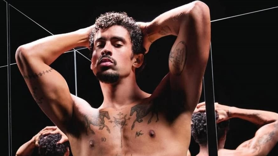 Bad Bunny lanza atrevida campaña de ropa interior junto a Calvin Klein