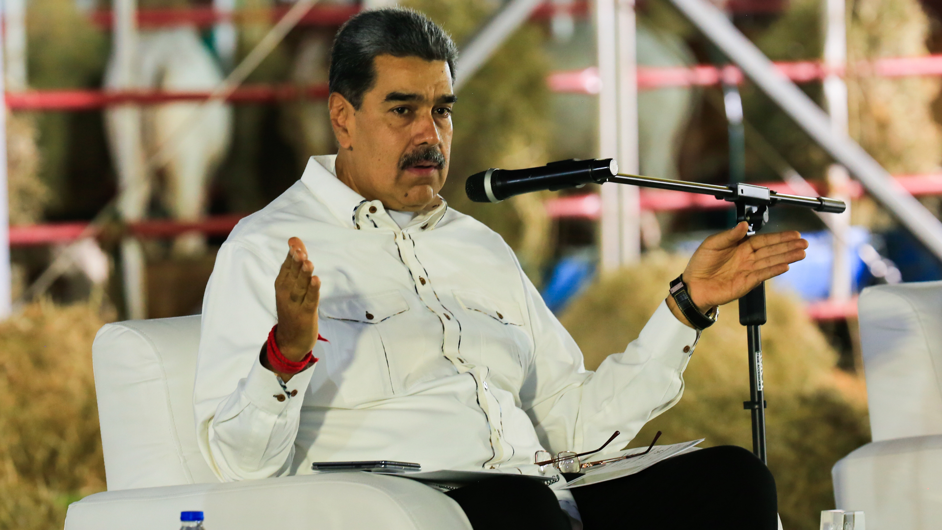 Presidente Maduro: El pueblo se volcó a firmar para exigir que nos ...