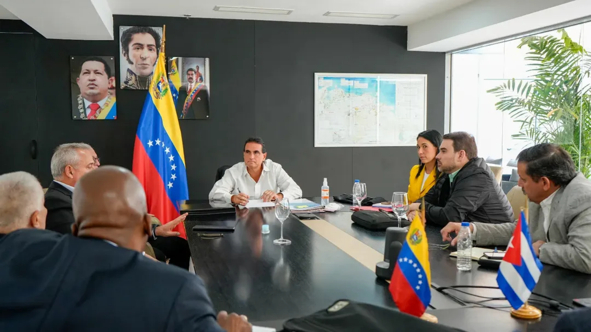 Venezuela y Cuba refuerzan sus lazos y establecen cooperación de ...