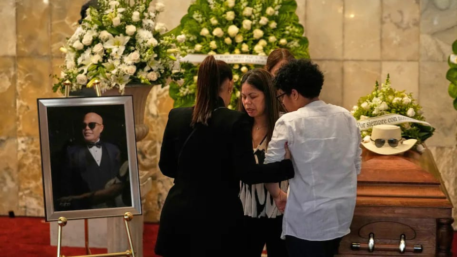 Amigos y familiares de Rubby Pérez le dan el último adiós