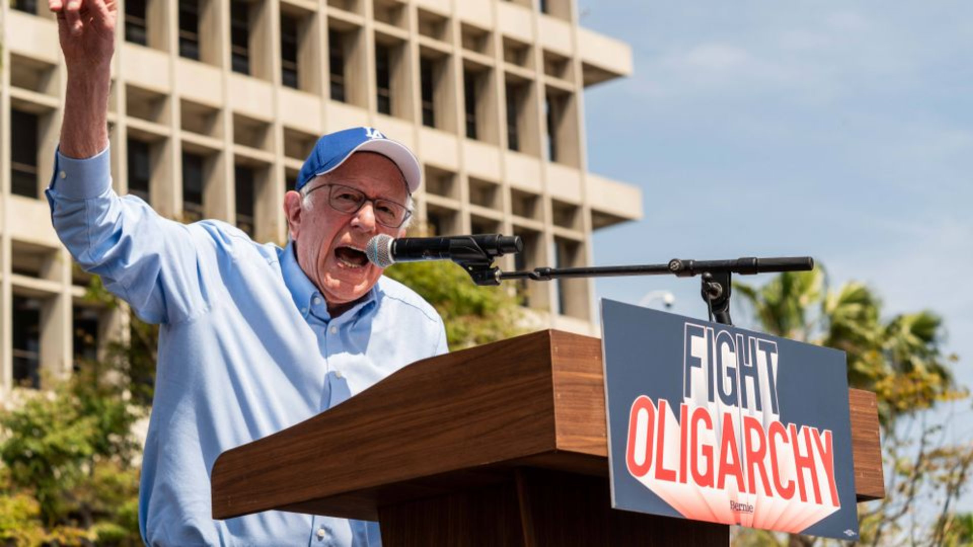 Bernie Sanders prosigue cruzada contra la "oligarquía" congregando a ...