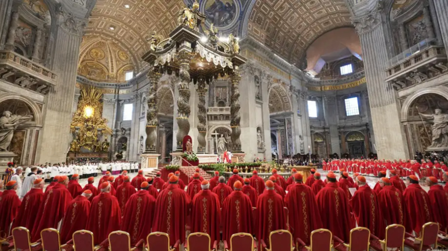 Ya están en Roma los cardenales que elegirán al nuevo papa