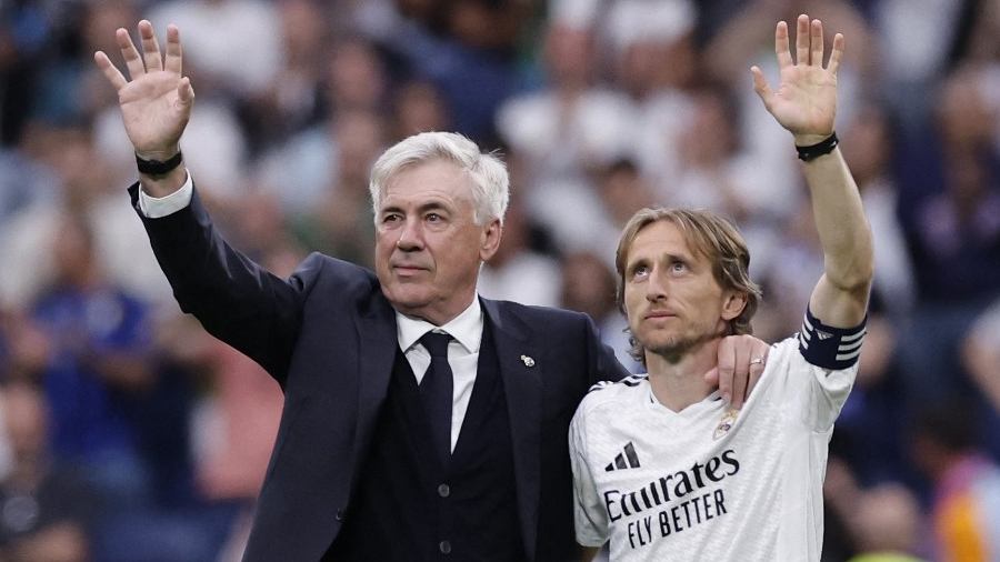 La emotiva despedida que le dio la afición de Real Madrid a Modric y Ancelotti (+Video)