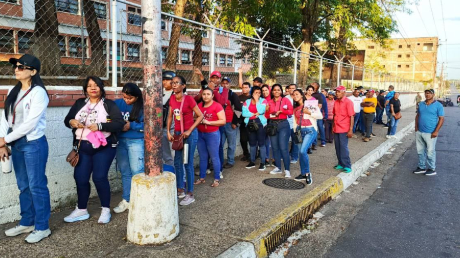 (+Fotos) Así transcurren las elecciones regionales y parlamentarias 2025