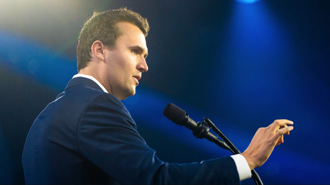(+Video) El activista político Charlie Kirk fue tiroteado en un acto público en EE.UU.