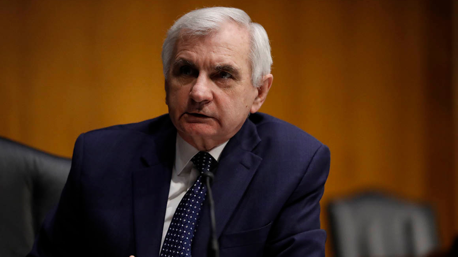 Senador Jack Reed advierte sobre una guerra no declarada con Venezuela ...