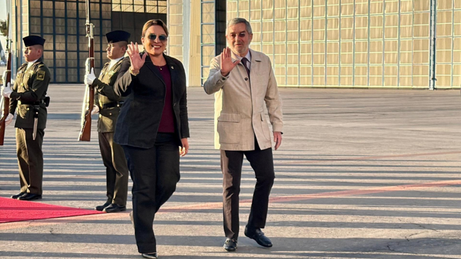 Presidenta hondureña, Xiomara Castro, llega a México en visita oficial