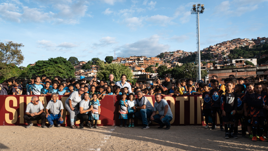 La FVF impulsa el futuro acondicionamiento de canchas en comunidades de ...