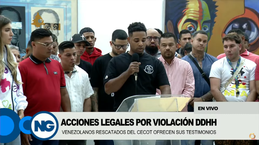 Migrantes venezolanos secuestrados en el CECOT denuncian torturas tras ...